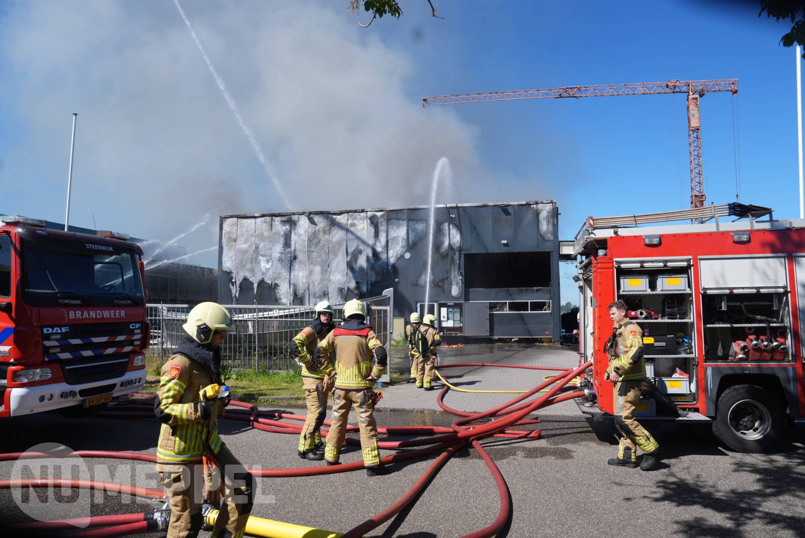 Zeer grote, uitslaande brand bij scheepsbouwbedrijf in Steenwijk - Numeppel