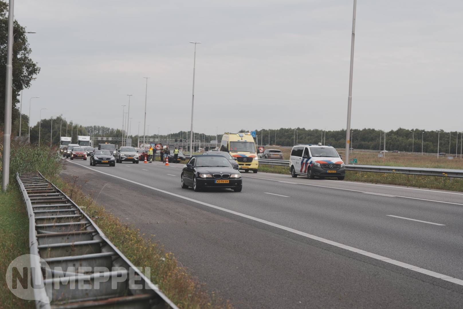 Ongeval tussen twee personenauto’s en een vrachtwagen op A28 richting Zwolle - Numeppel