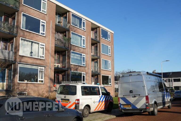 UPDATE: 24-jarige man aangehouden na vondst van wapens en explosieven in woning in Meppel ...