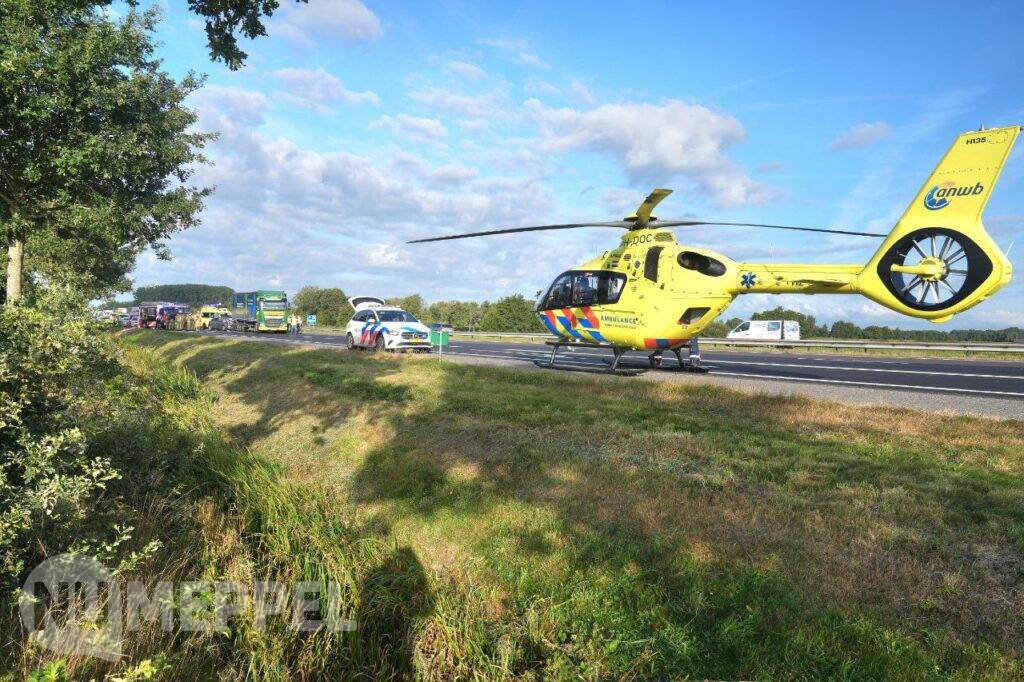 Ernstig ongeval op A28 bij Veeningen: één dode en één zwaargewonde - Numeppel