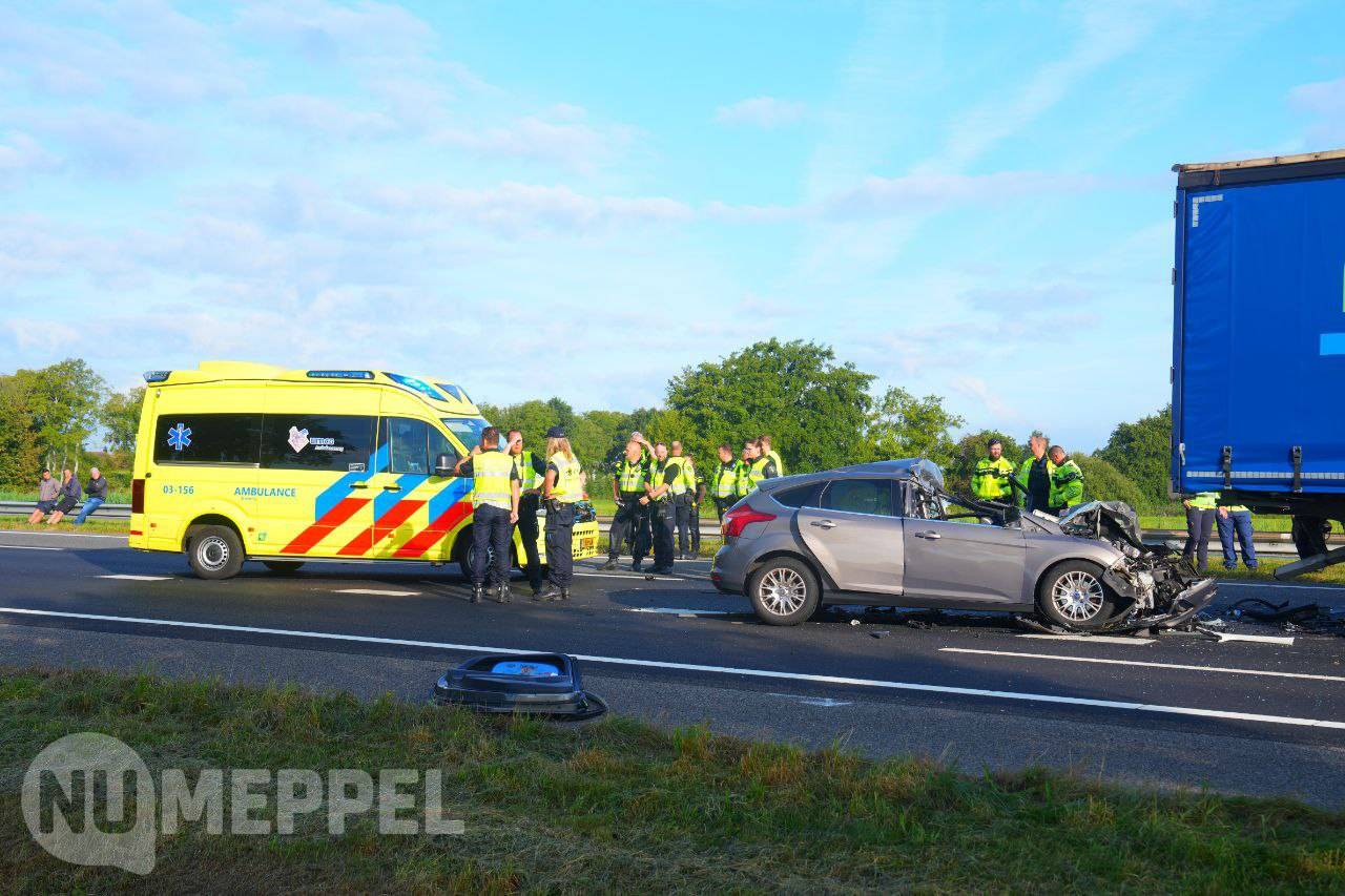 Ernstig ongeval op A28 bij Veeningen: één dode en één zwaargewonde - Numeppel