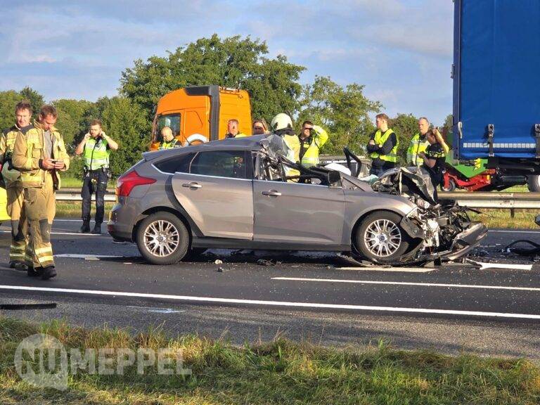Ernstig ongeval op A28 bij Veeningen: één dode en één zwaargewonde - Numeppel