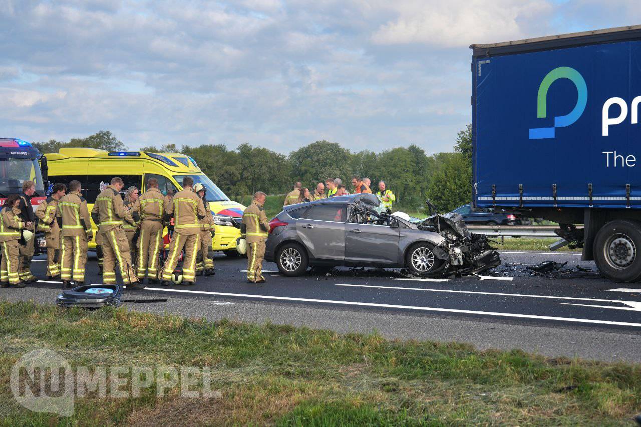 Ernstig ongeval op A28 bij Veeningen: één dode en één zwaargewonde - Numeppel
