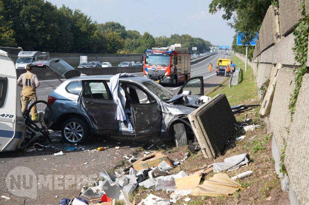 UPDATE: Ravage op de A28 na ongeval, twee gewonden waarvan één ernstig gewond bij Staphorst ...
