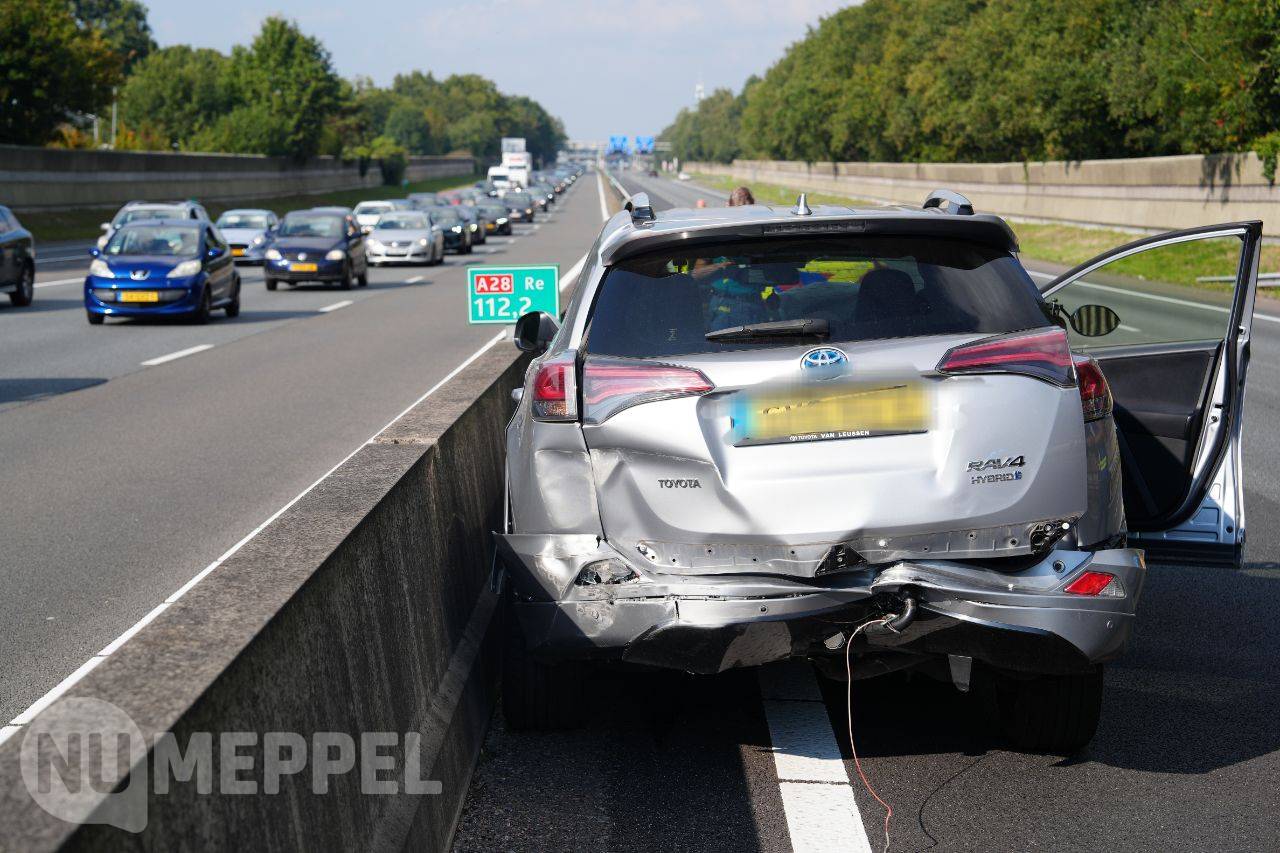 UPDATE: Ravage op de A28 na ongeval, twee gewonden waarvan één ernstig gewond bij Staphorst ...